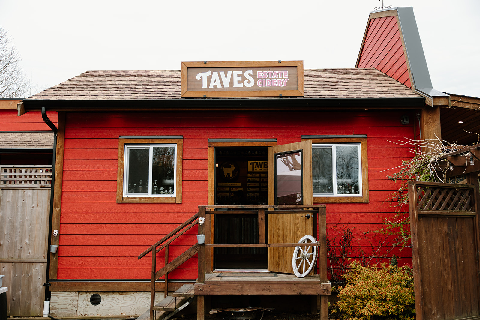 Paint n’ Sip: Fall Welcome Boards – Taste of Abby